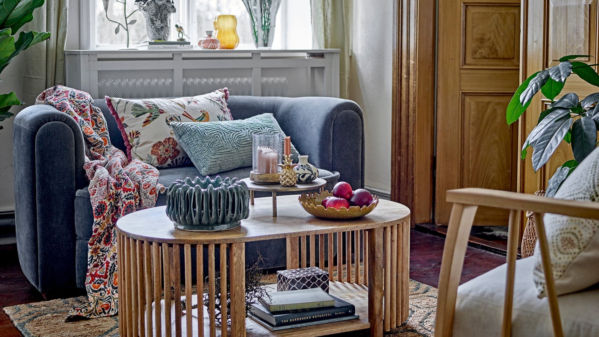 Sofa / Daybed – ROOMBA HOME DECOR